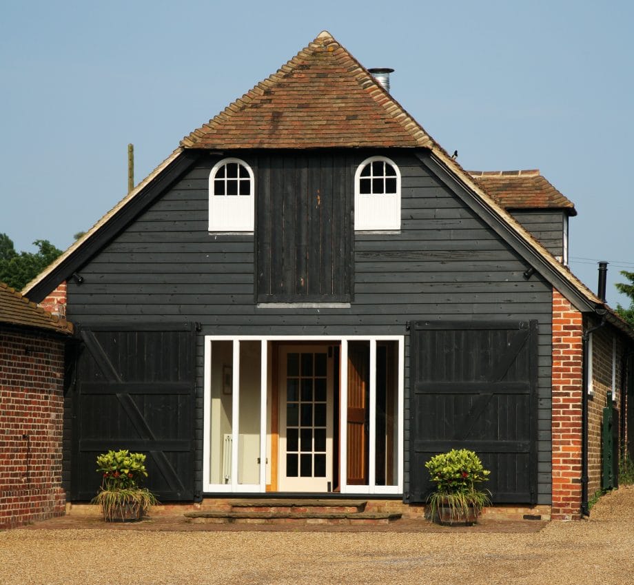 How To Paint A Wooden Barn - Promain Paints Blog